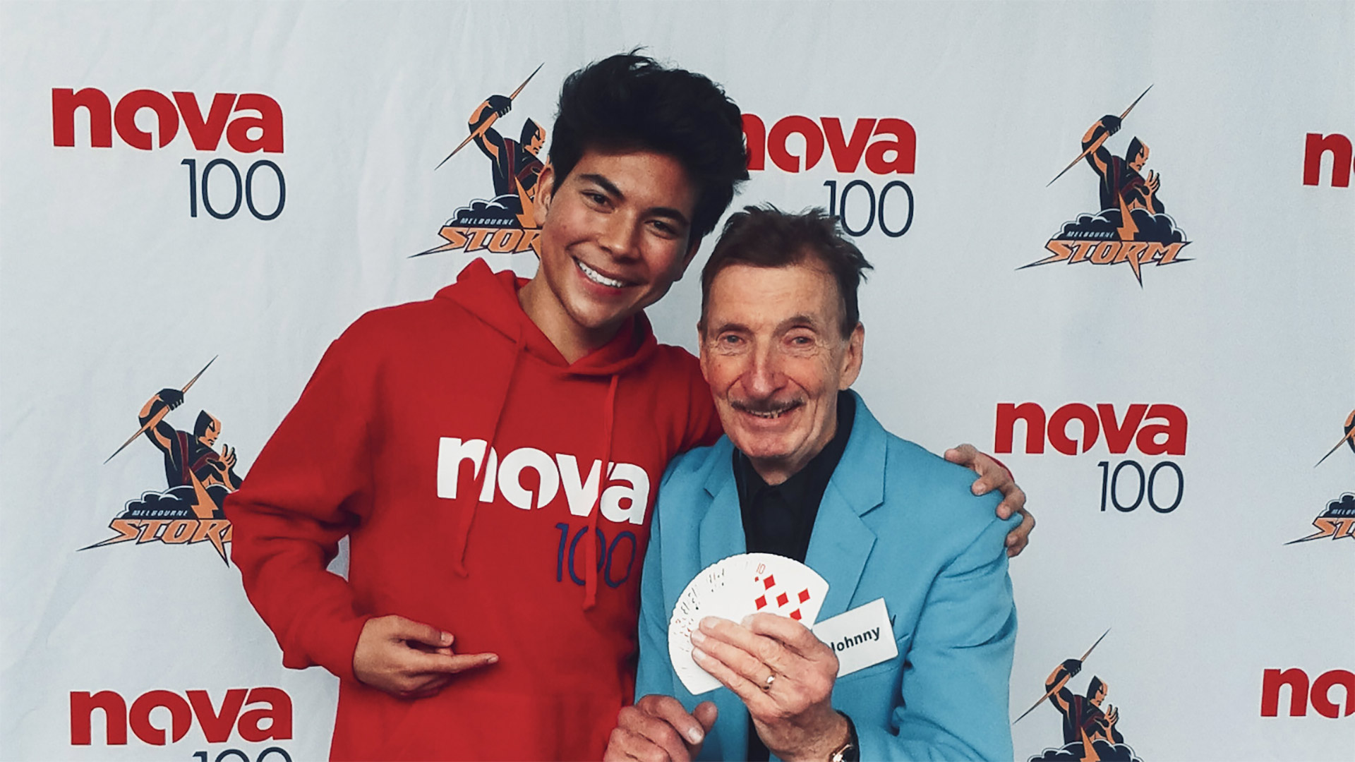 Be Magical – Melbourne magician and entertainer. Create a little magic ...